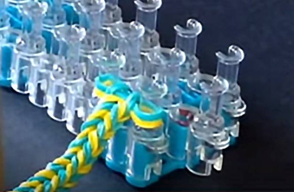 Fishtail Bracelet | Rainbow Loom for Beginners - DIY Projects for Teens