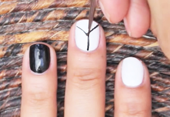How to Make an Easy Optical Illusion Nail Art - DIY Projects for Teens