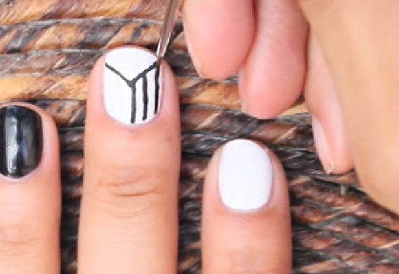 How to Make an Easy Optical Illusion Nail Art - DIY Projects for Teens