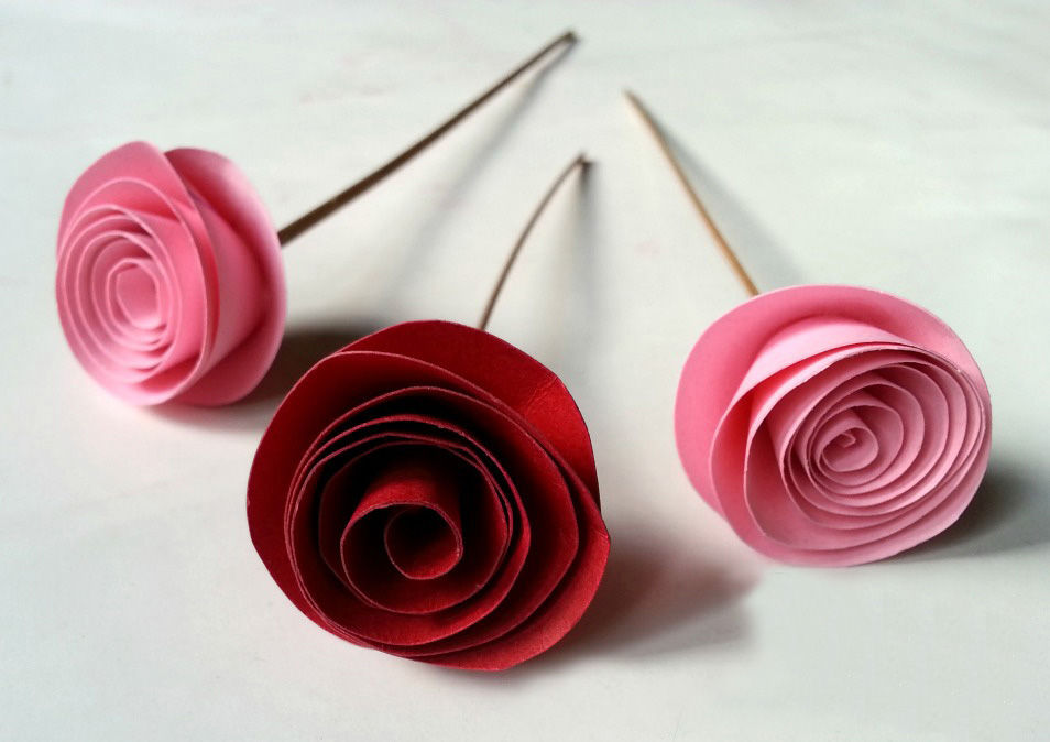 Fabulous Easy Rolled Paper Roses DIY Projects For Teens